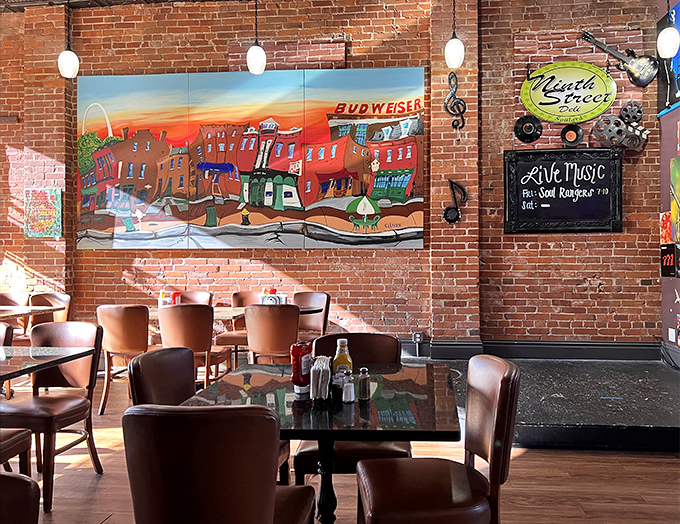 Every angle reveals new treasures on these walls &ndash; a visual feast before the actual feast.