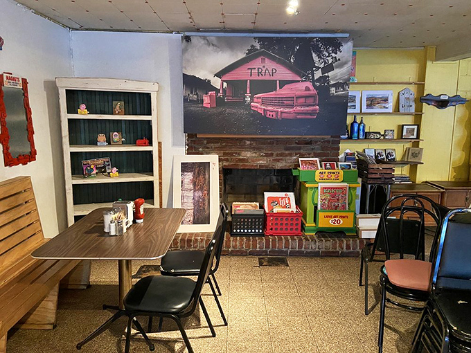 The "pink house" mural anchors this dining room with a nod to Atlanta's colorful character and Home grown's neighborhood roots.