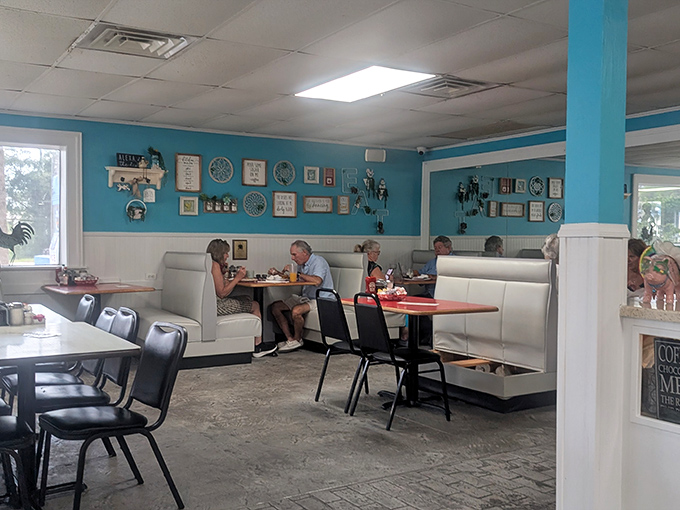 Another angle reveals more booths where countless breakfast debates have been settled over eggs.