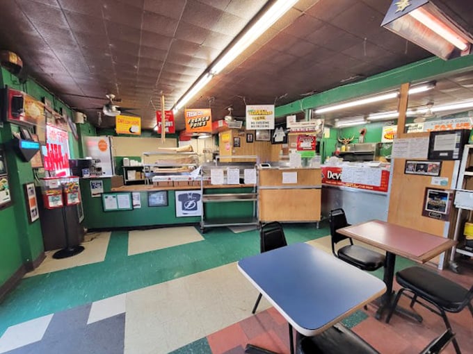 No-nonsense tables, well-worn floors, and walls that could tell stories. This isn't dining theater&mdash;it's the real-deal stage where authentic food takes the spotlight.