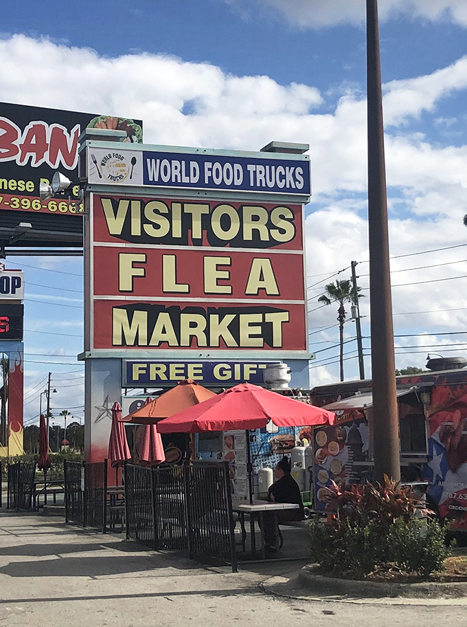 The siren call of "FREE GIFT" on the market's sign has lured many an unsuspecting tourist into becoming a dedicated flea market convert.
