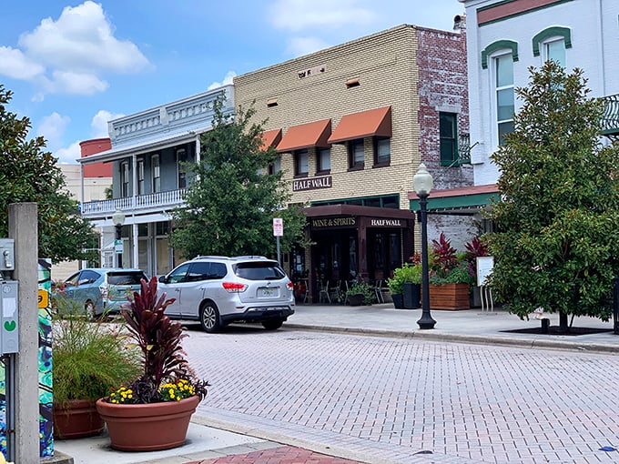 Half Wall Beer House beckons with the promise of craft brews and conversation&mdash;where everybody might not know your name yet, but they will soon.