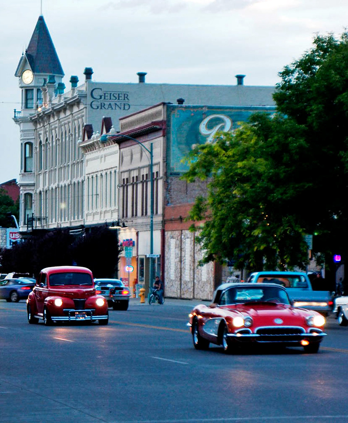 Blue skies and banners overhead—like the town’s waving hello before you’ve even parked.