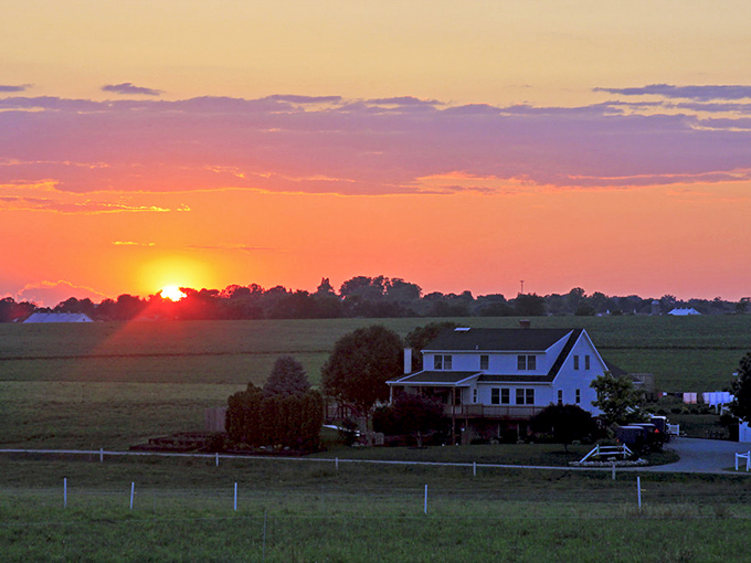 Gordonville's sunset paints the Amish countryside in hues that no Instagram filter could ever improve upon.