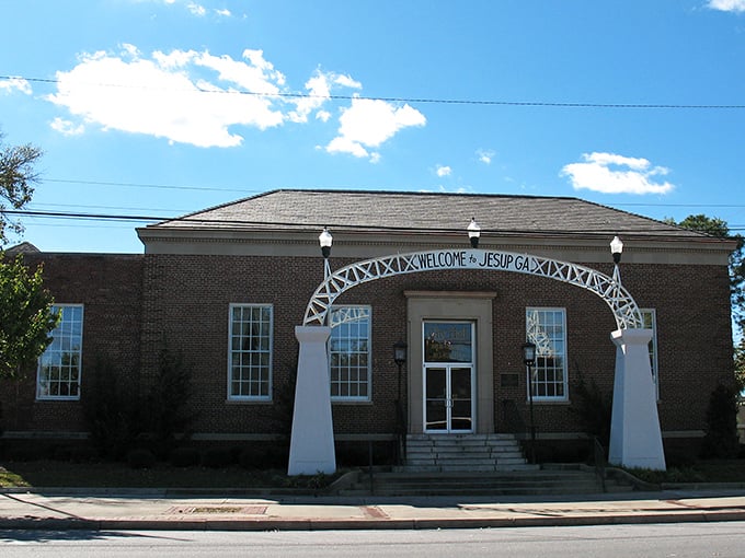 Jesup's welcome arch says it all&mdash;this town opens its arms to newcomers seeking affordable Southern living. 