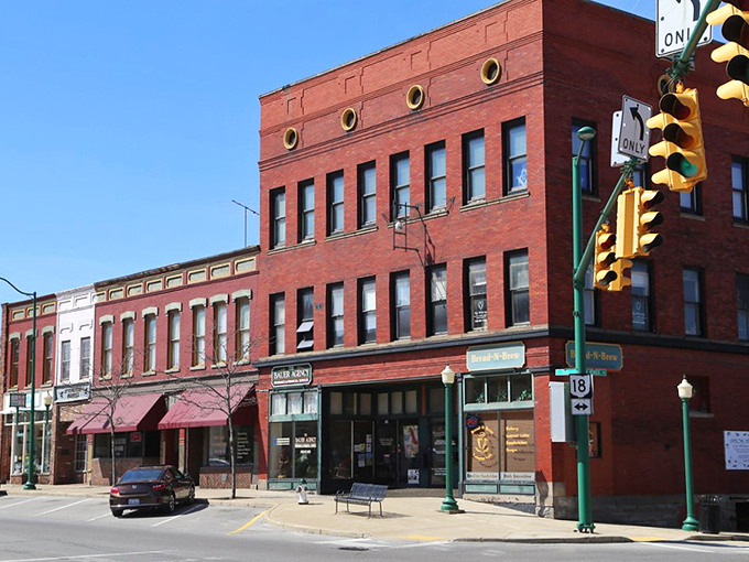 Lorain's location offers million-dollar views on a Social Security budget &ndash; now that's retirement gold!