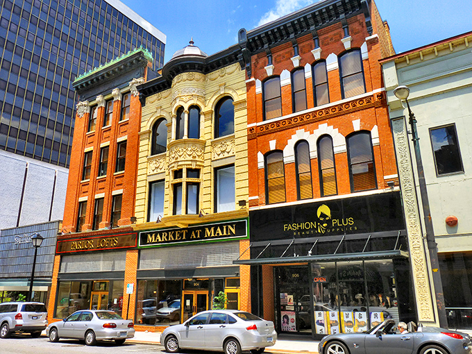 Lynchburg's skyline surprises with its blend of historic charm and urban convenience. Big enough for amenities, small enough for your retirement budget.