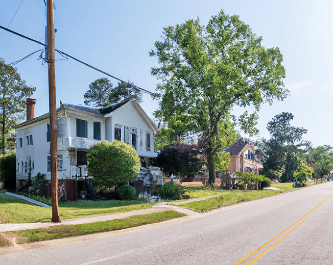 Marietta's residential charm speaks volumes about life in the slow lane &ndash; where porches matter more than patios.