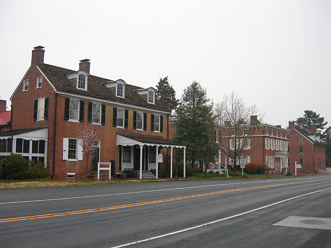 Odessa's historic district showcases some of Delaware's finest colonial architecture. These homes have stories older than most countries!