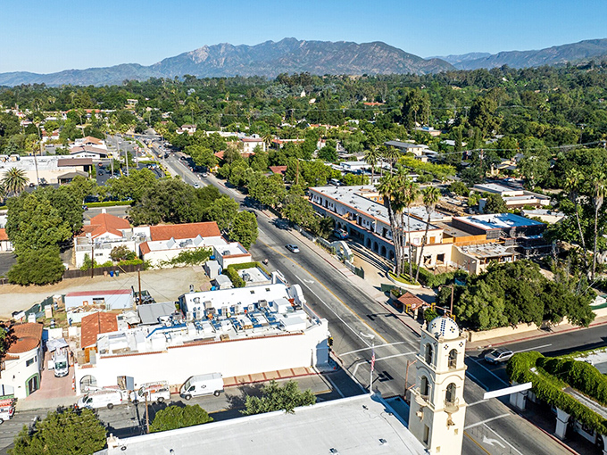 Mountain-hugged perfection: This valley town cradles dreams and artists like a warm embrace from Mother Nature herself.