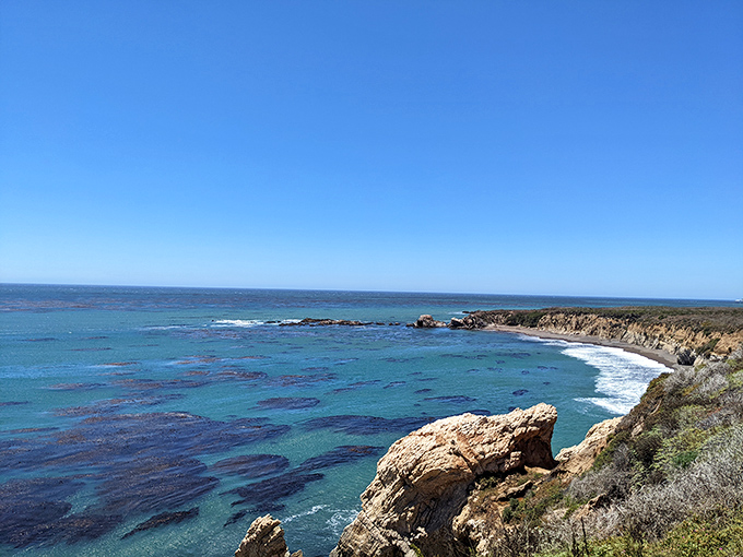 San Simeon's rugged beauty on display &ndash; where the Pacific crashes against the shore with Hollywood-worthy drama.