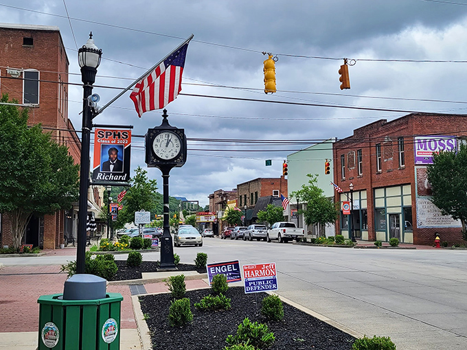 South Pittsburg's corner captures small-town democracy in action&mdash;campaign signs, a patriotic timepiece, and traffic lights that rarely change because, honestly, what's the rush?