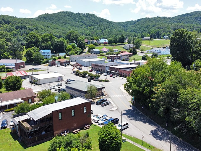 Tellico Plains offers the kind of Main Street where everybody knows your name&mdash;and probably your grandparents' names too.