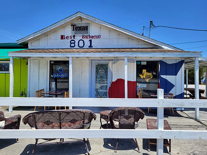 Texas pride meets Florida sunshine in this unassuming spot where Lone Star flavors find tropical paradise.