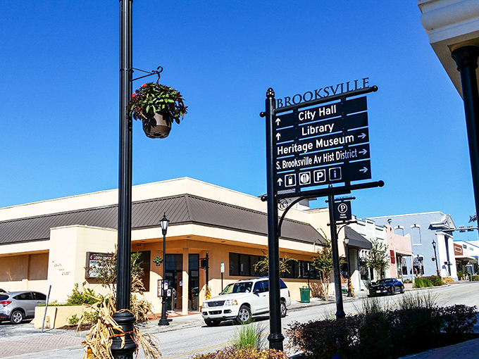 Brooksville's helpful directional signs ensure you'll never miss a local attraction &ndash; small-town hospitality starts at the street corner.