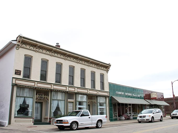 The brick streets and historic buildings of Fulton whisper stories of riverboat captains and Dutch settlers with every step.