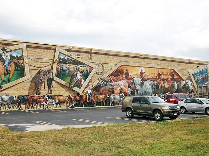 Wall-to-wall Florida storytelling! Lake Placid's massive murals make art galleries feel claustrophobic and history books seem tragically under-illustrated.