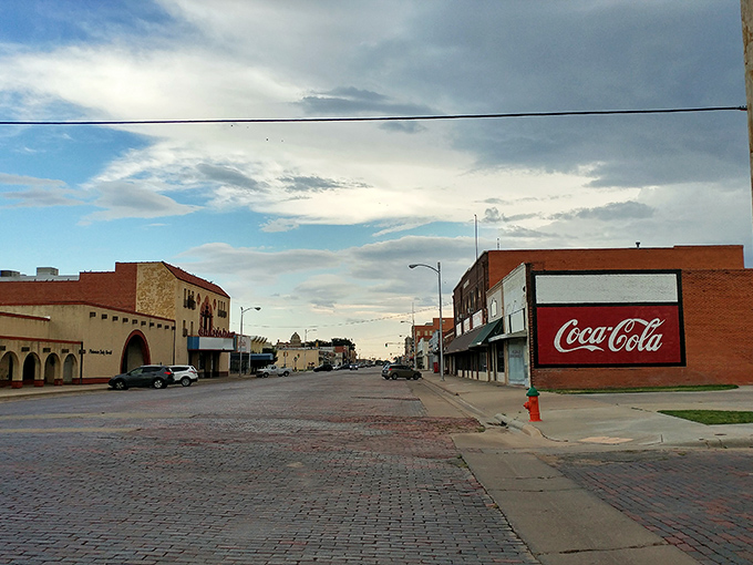 The wide streets of Plainview offer breathing room and perspective - a refreshing change from metropolitan claustrophobia.