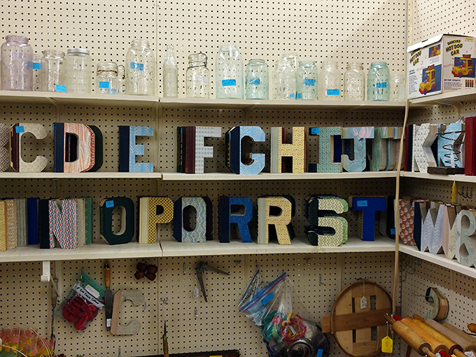 DIY paradise for crafters and home decorators. These alphabet letters and mason jars are just waiting to spell out "I'm Pinterest-worthy!"