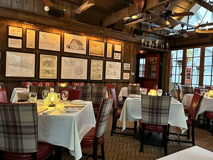 White tablecloths meet rustic walls&mdash;it's like Ralph Lauren and a lumberjack collaborated on a restaurant design. And it absolutely works.