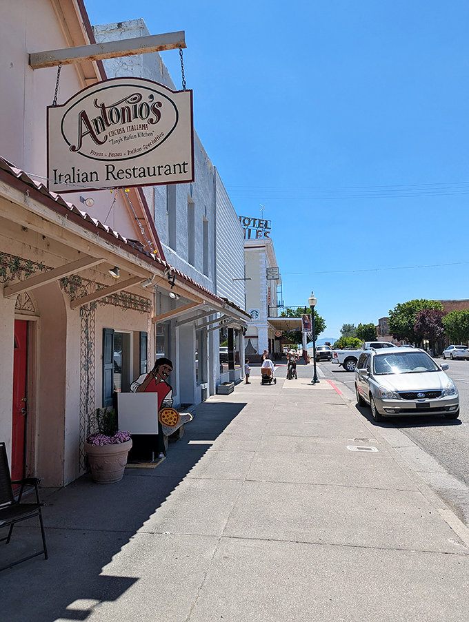 Antonio's Cucina Italiana offers a slice of Mediterranean warmth in the high desert&mdash;proof that good Italian food knows no geographic boundaries.