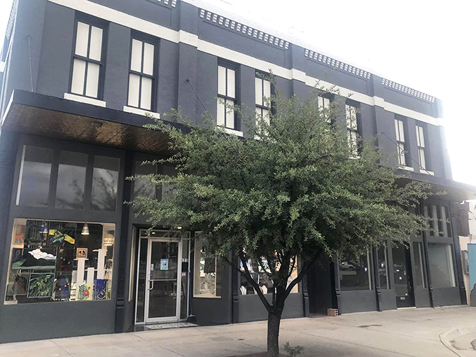 This unassuming storefront houses artistic treasures that would make big-city galleries jealous&mdash;proof that creativity thrives where there's room to breathe. 