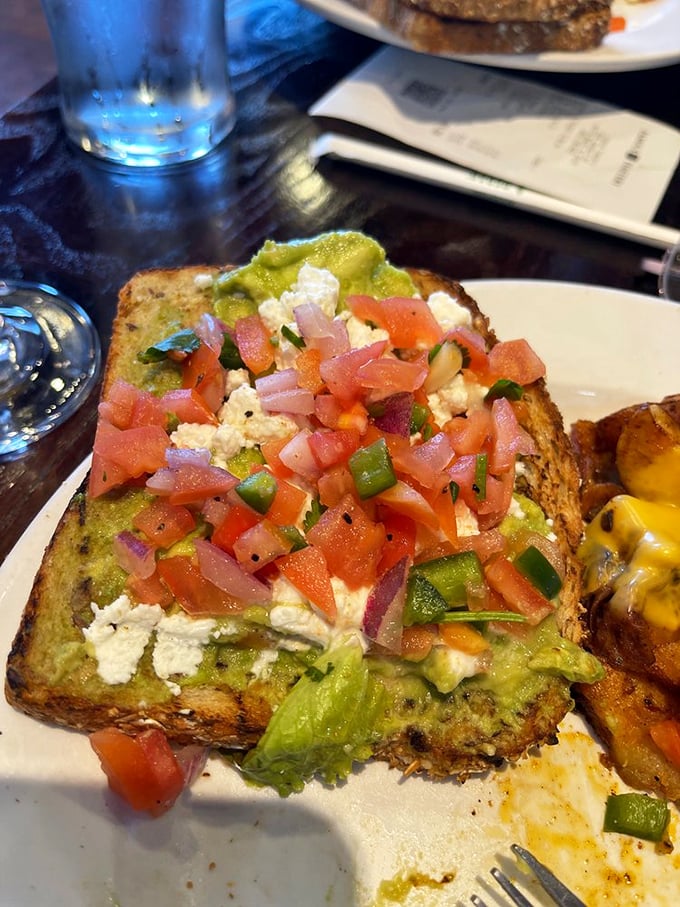 Avocado toast that Instagram was invented for. A masterpiece of textures and colors that tastes even better than it looks.
