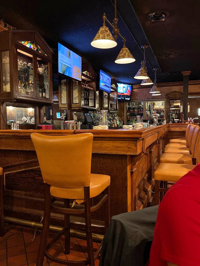 The bar at Oscar's isn't just where drinks are served&mdash;it's where stories are shared, friendships are formed, and cocktail magic happens.