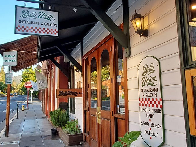 Bella Union's inviting entrance promises the kind of meal that makes you forget to check your phone. Digital detox never tasted so good.