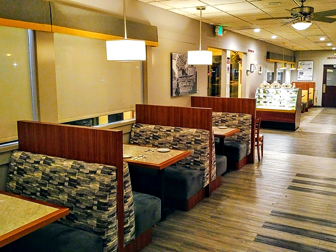 These cozy booths with their patterned upholstery practically whisper, "Sit down, stay awhile, order that second cup of coffee."