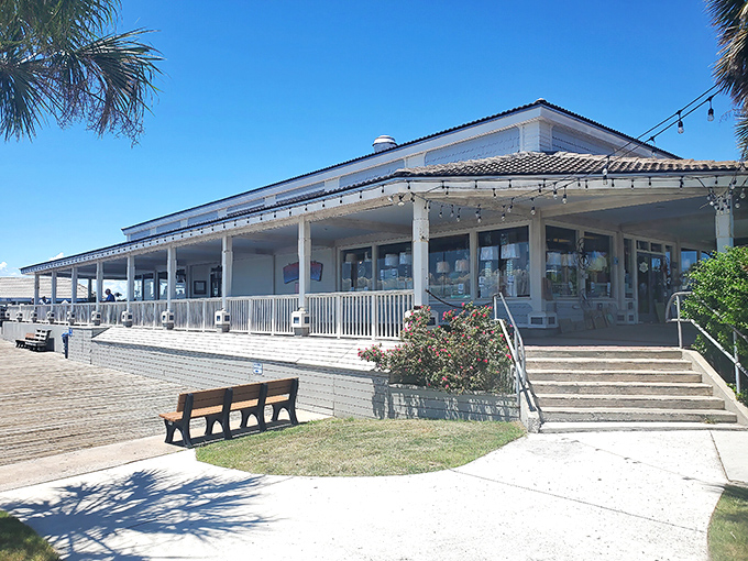 Brett's Waterway Caf&eacute; proves that waterfront dining doesn't require pretension&mdash;just fresh seafood and views that make you forget your problems.