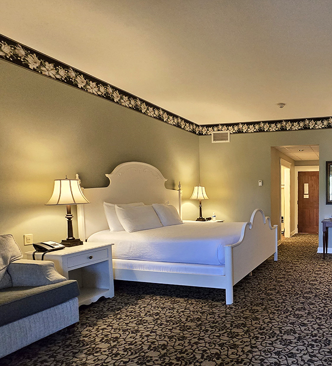 The Carlisle Inn's rooms offer country elegance without sacrificing comfort&mdash;like staying at your wealthy aunt's guest room, if your aunt had impeccable taste in bedding.