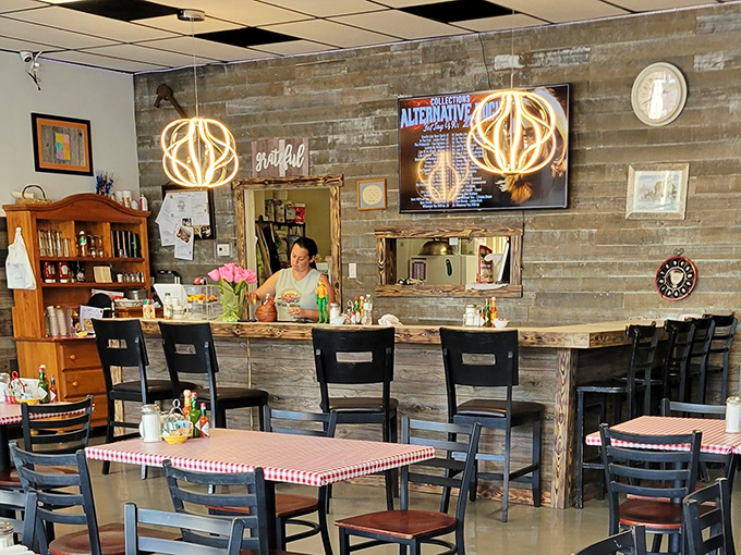The counter&mdash;where solo diners become regulars and servers become friends. Notice the "grateful" sign? That's how you'll feel after eating here.
