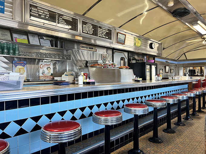 The counter seats offer front-row tickets to the greatest show in town&mdash;watching short-order wizards transform simple ingredients into diner magic.