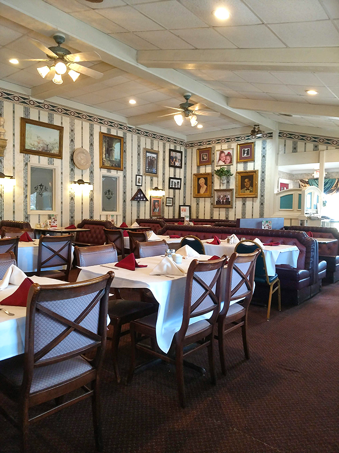 Family photos and Italian scenes line the walls—silent witnesses to decades of first dates, anniversaries, and "just because" dinners.