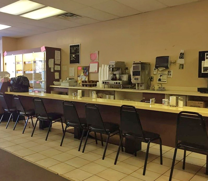 No-frills seating that says, "We put all our effort into the donuts, not the furniture"&mdash;and that's exactly the right priority. 