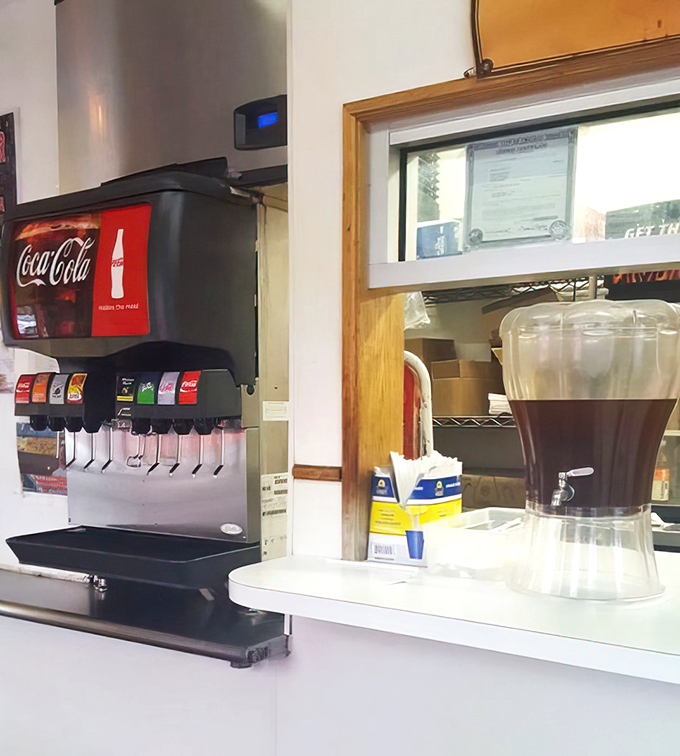 The soda fountain and iced tea dispenser&mdash;unsung heroes in the battle against Chicago summer thirst. Choose your weapon wisely.