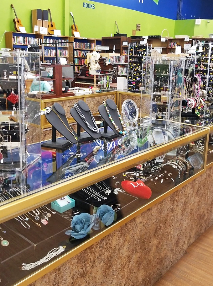 Jewelry displays that sparkle with possibility and won't require a payment plan.