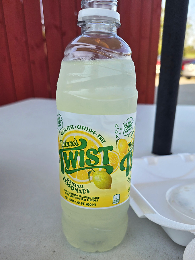 Nothing cuts through rich BBQ like this classic lemonade. The bottle might say "Twist," but there's no twist on this timeless pairing.