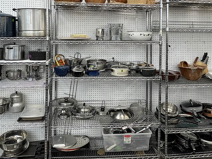 Pots and pans with cooking histories more interesting than some restaurants. These kitchen veterans have simmered more Sunday sauces than an Italian grandmother.