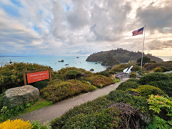 The Memorial Lighthouse viewpoint offers the kind of panorama that makes smartphone cameras feel wholly inadequate. Some views deserve to be remembered, not just posted.