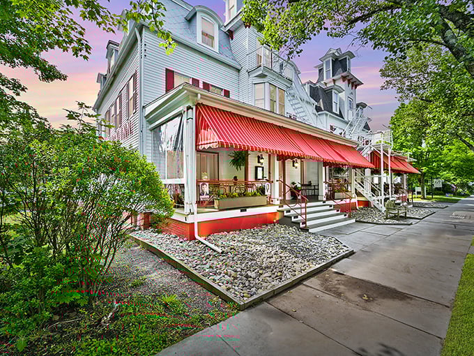 The Tom Quick Inn's candy-apple red trim and welcoming porch practically scream "come sit a spell." Victorian charm with a splash of color therapy.