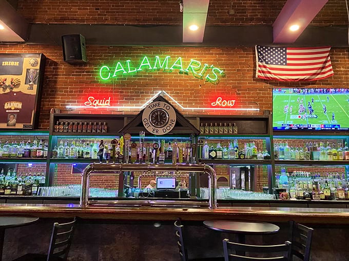 The neon sign glows like a beacon of hope for the hungry and thirsty. "Time to get down" indeed&mdash;down to some serious eating.