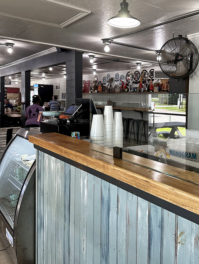 The cashier's station&mdash;where money and meat meet in the most delicious transaction of your day. Worth every penny and then some.