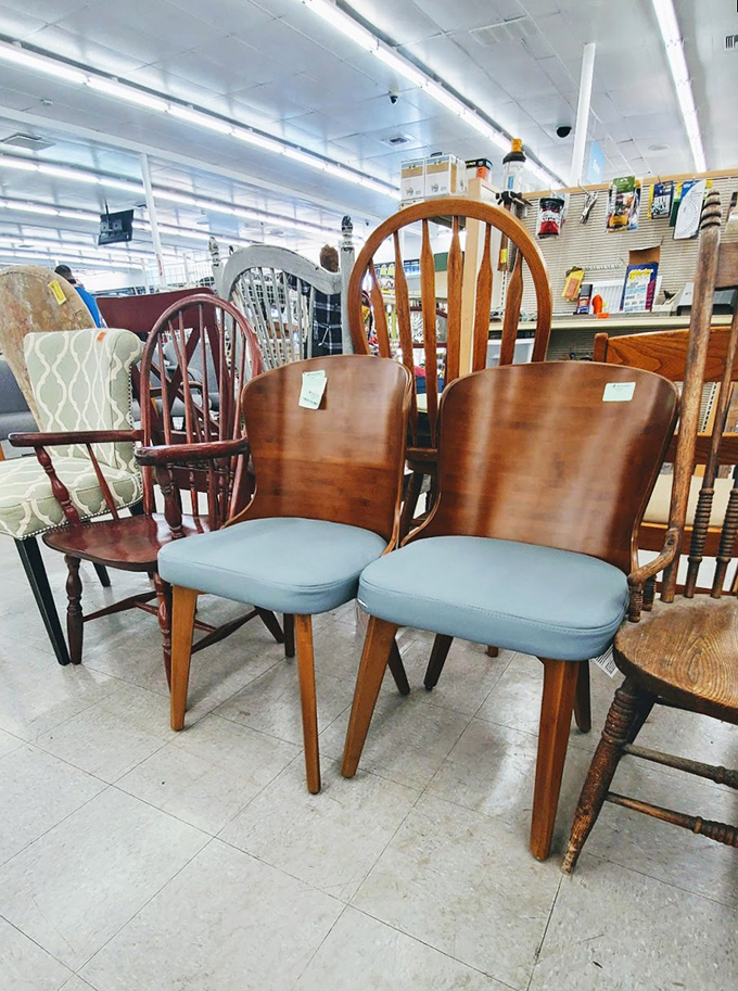 These mid-century chairs didn't end up in a landfill&mdash;they're waiting for you to rescue them and make your dining room Instagram-worthy.