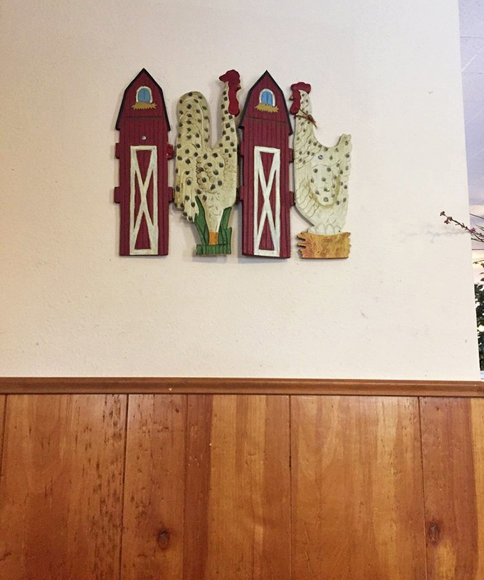 Farm-themed decor that doesn't try too hard. In Watsonville's agricultural heartland, it feels just right, not kitschy.