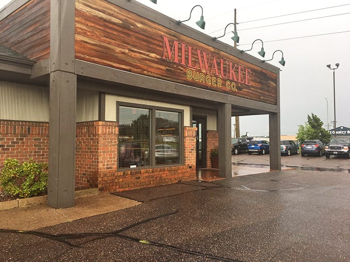 Even on a rainy day, this entrance says, "Come in, dry off, and let us solve your hunger problems with excessive amounts of deliciousness."