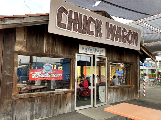 The Chuck Wagon serves up comfort food that'll make you forget you're shopping, not dining.
