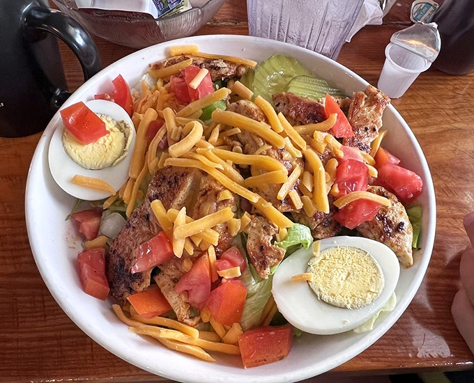 This grilled chicken salad proves that Country Omelet knows how to satisfy the lunch crowd with equal enthusiasm.