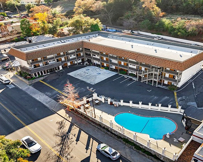 This hotel might not have the glamour of the Ritz, but it offers something better &ndash; a swimming pool with a view of the Sierra foothills.